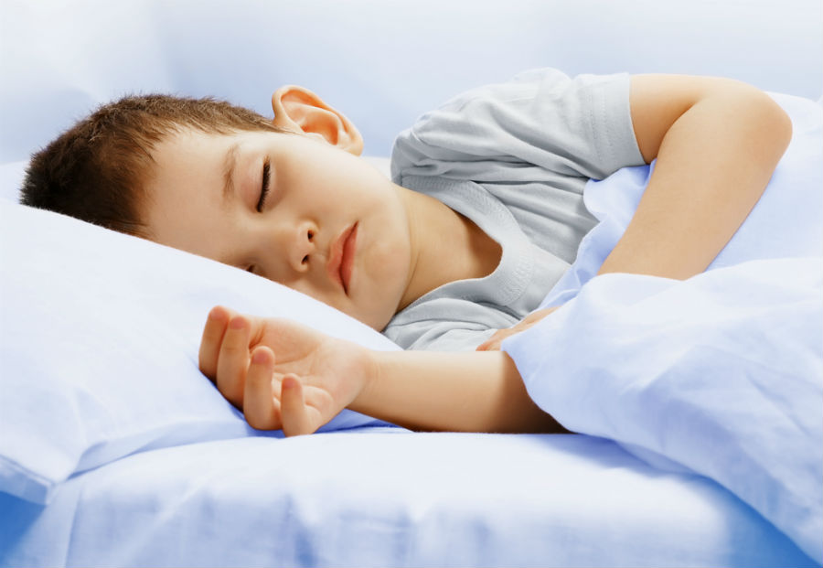 Copilul doarme corect?