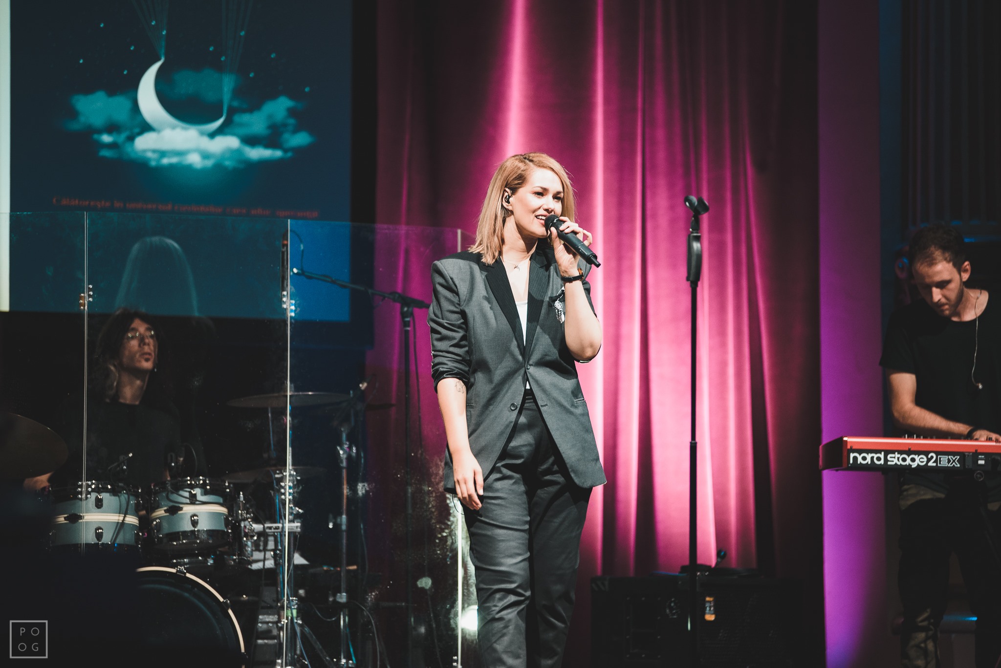 Feli cântă la Balul Bucuriei pentru copiii susținuți de Autism Voice ...