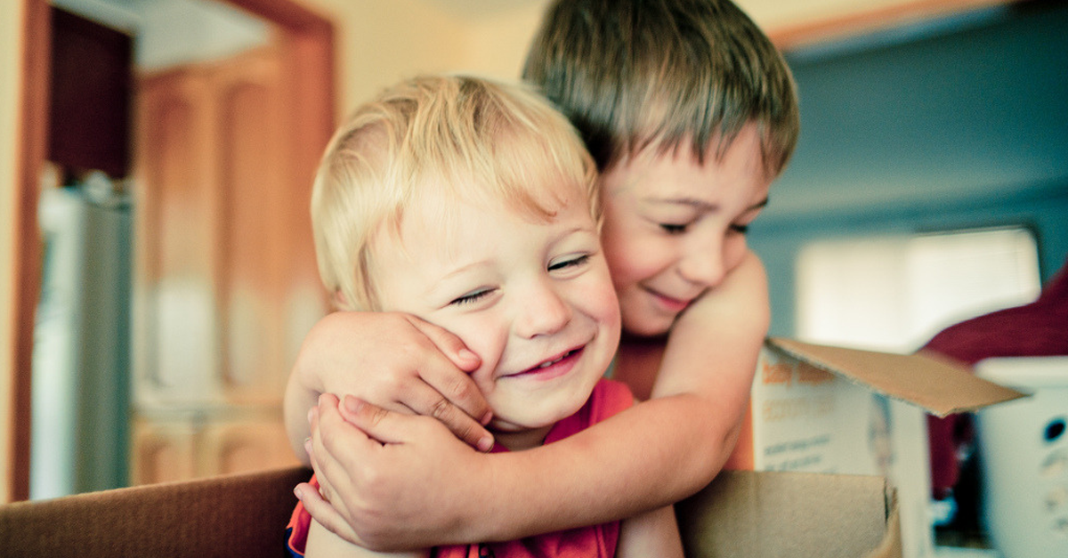 Cum construim o relatie intre frati vitregi - Itsy Bitsy